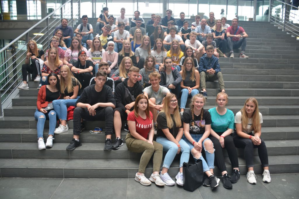 IGS Emden zu Gast im Deutschen Bundestag › Stark für Ostfriesland.